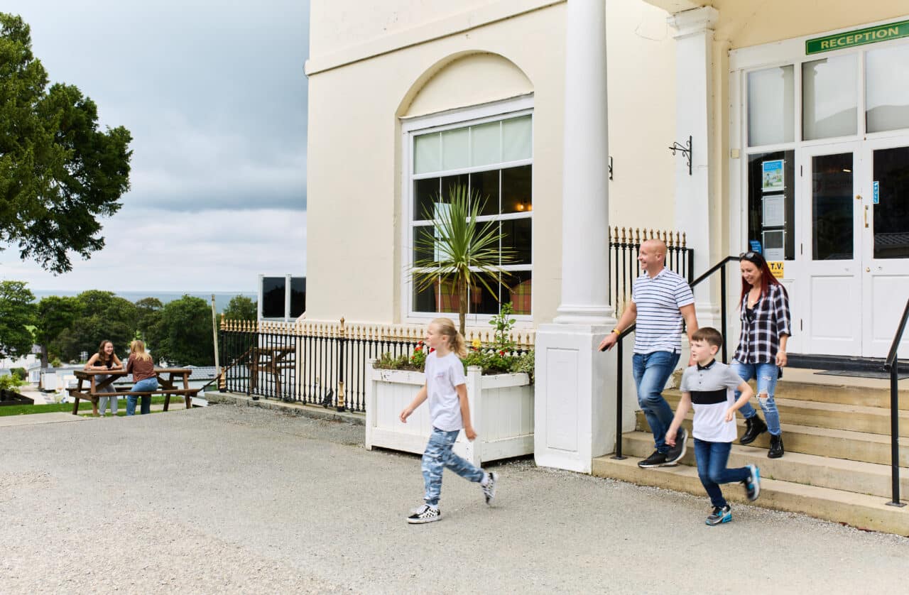 Lyons Pendyffryn Hall - Lyons Holiday Parks